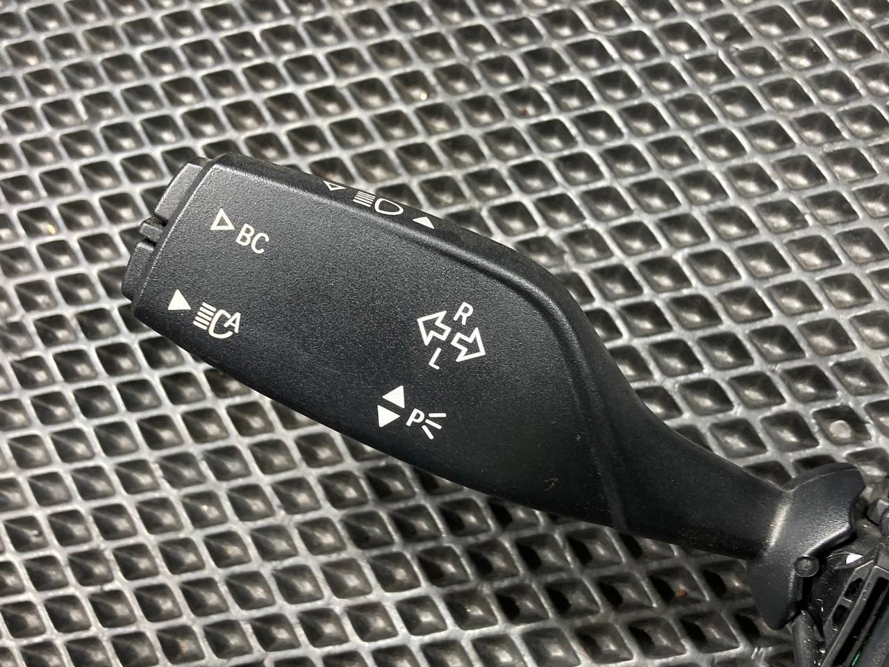 переключатель подрулевой (стрекоза) BMW X5 F15 2018 | 01777829